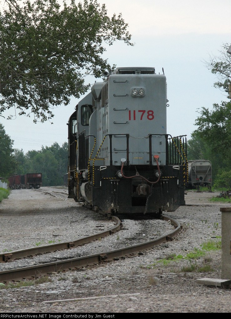 LSRC 1178 and LSRC 281 pull back across Long Lake Ave. to get inspected.